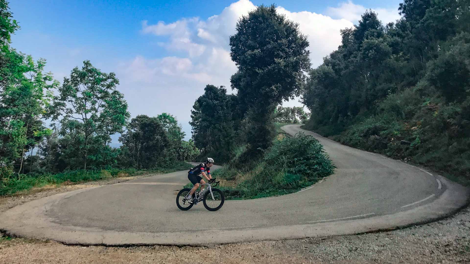 Essential guide to cycling Girona (cycling routes, GPX, hotels etc)!