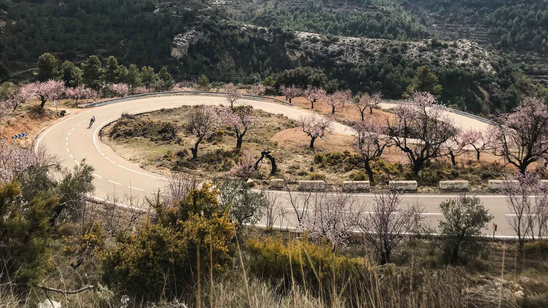 Cycling Guadelest and Val d'Ebo loop - Epic Road Rides