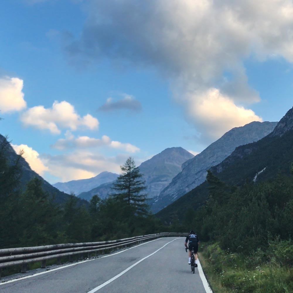 Cycling Passo dello Stelvio from Bormio, Italian Alps: GPX, map & tips