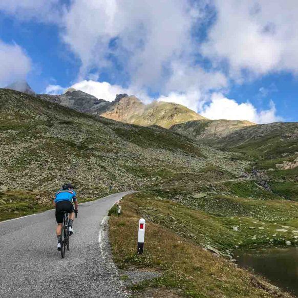 Michael Valgren's Masterclass: How He Outsmarted Movistar in the Giro ...