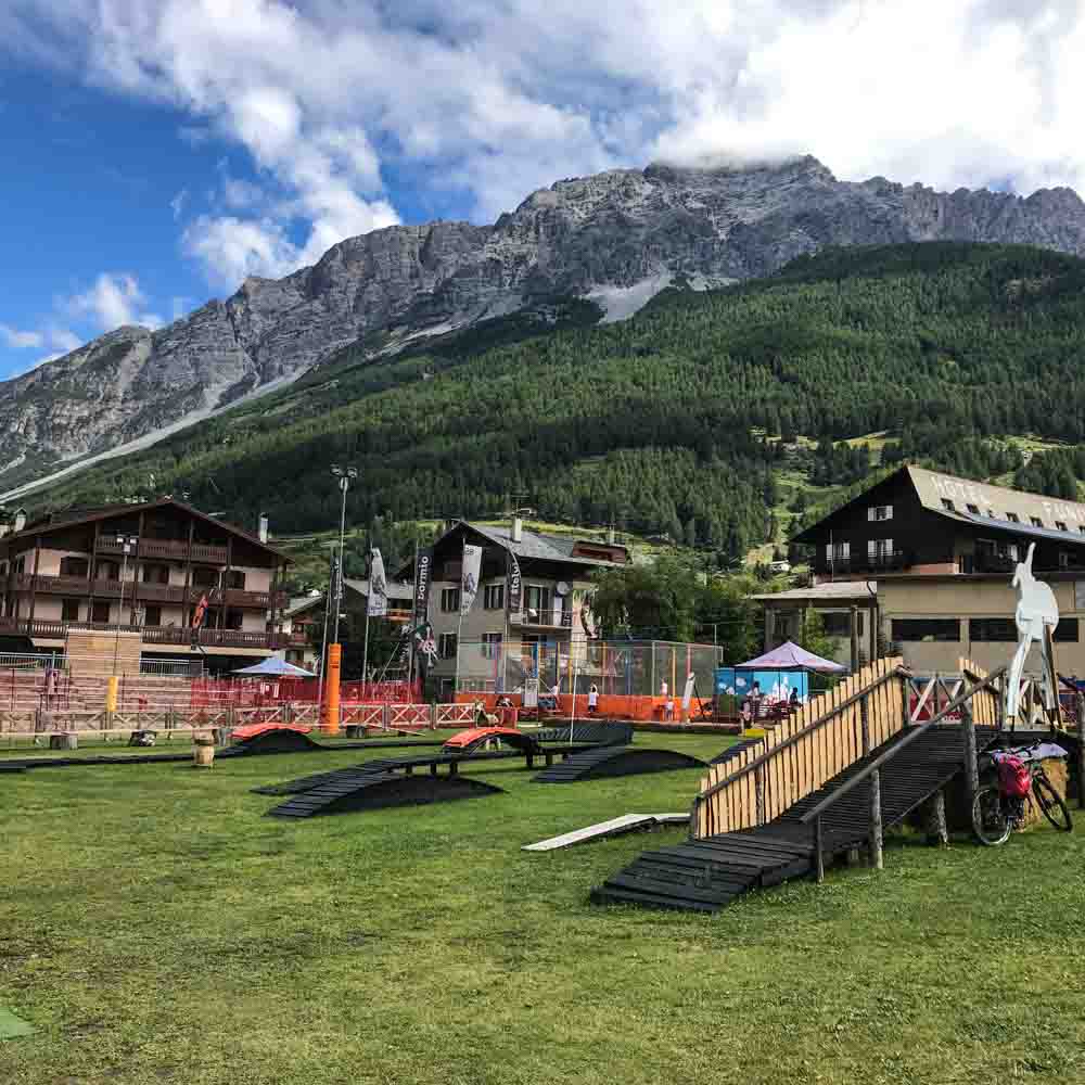 Cycling Stelvio Pass region, Italian Alps: your ultimate guide