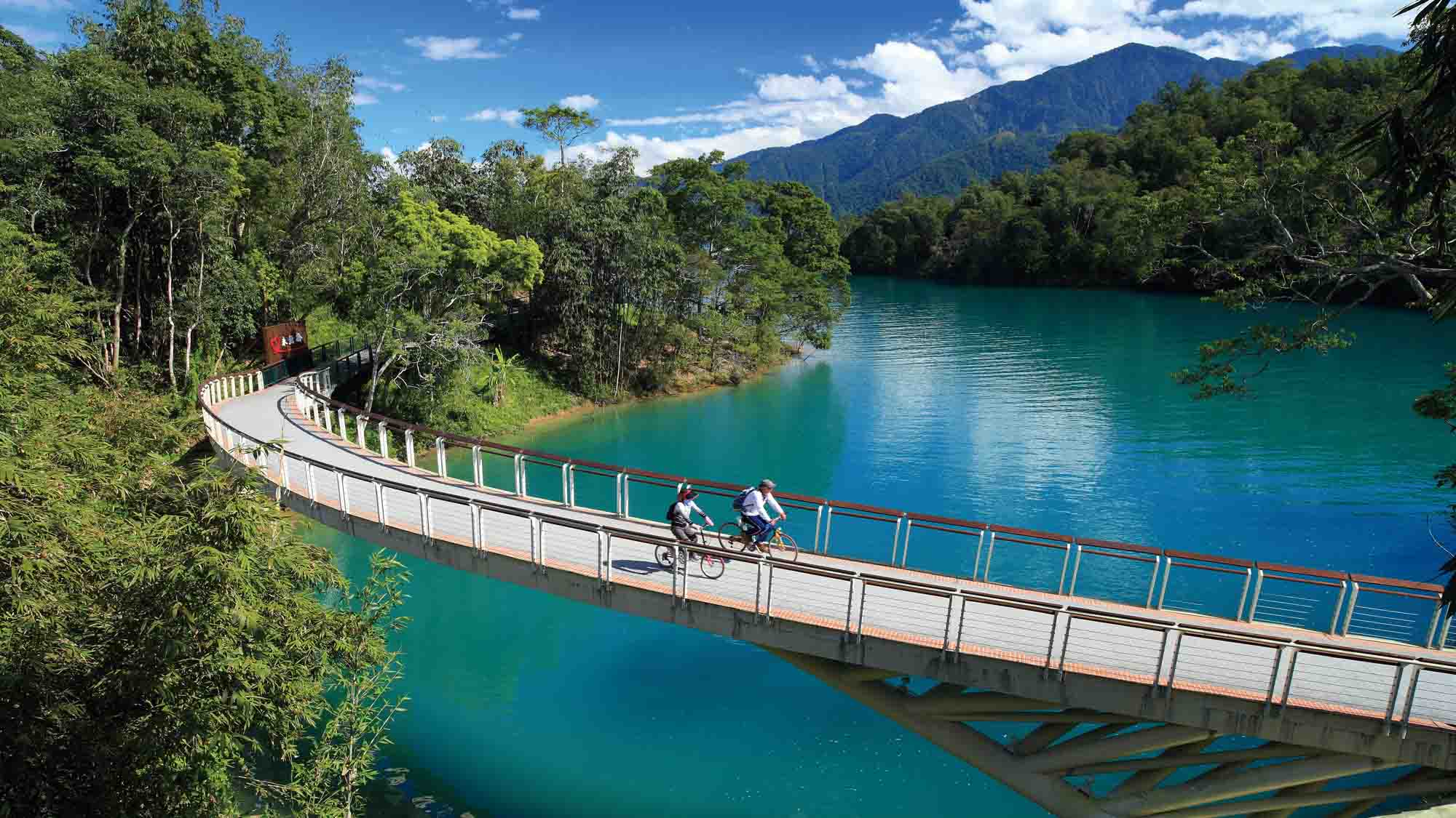 Cycling in Taiwan: routes, where to stay + more