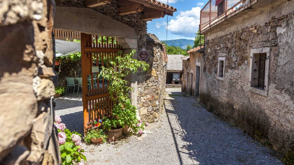 Cycling Slovenia's Vipava Valley: info, routes, GPS + more