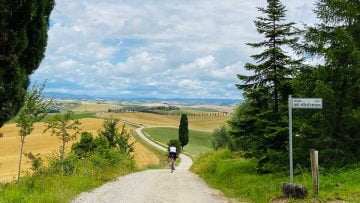 Cycling in Tuscany: your guide to the best rides + tours in Tuscany