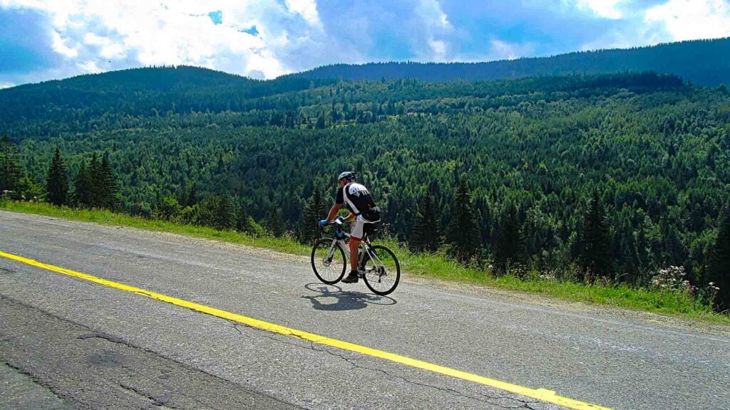 Cycling in Romania: climbs, GPX routes, where to stay + more!