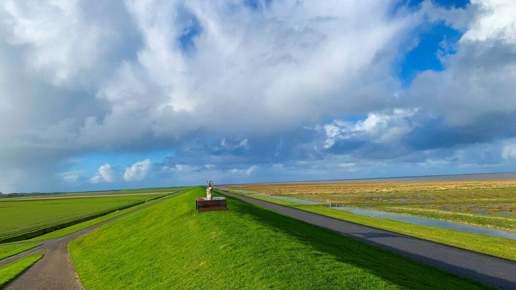 Cycling in the Netherlands: regions, routes + GPS